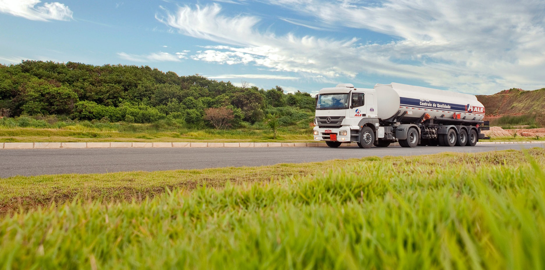Truck Freight - Commodity transport on land by trucks